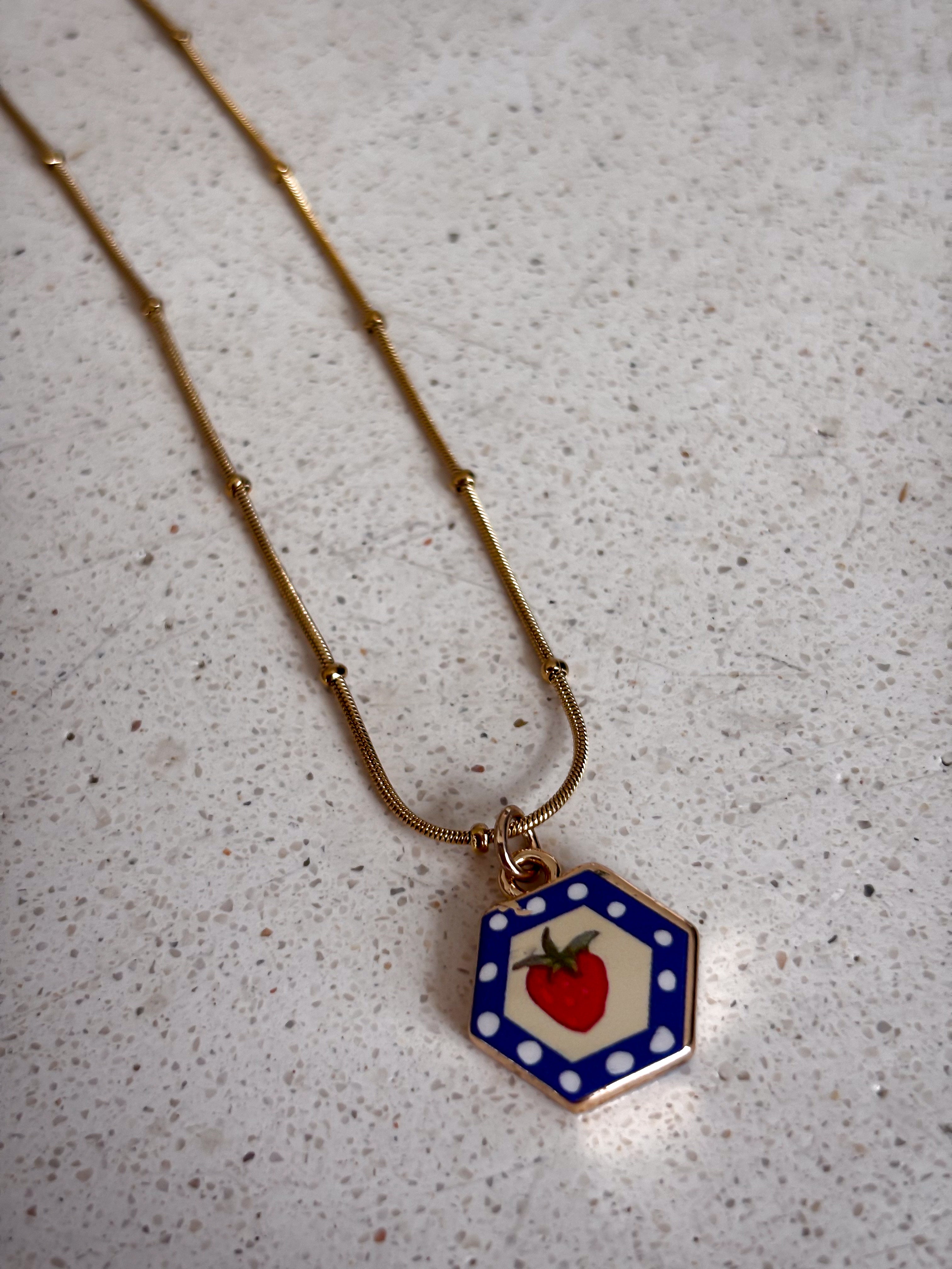 Cadena Blue Strawberry – pálida joyería