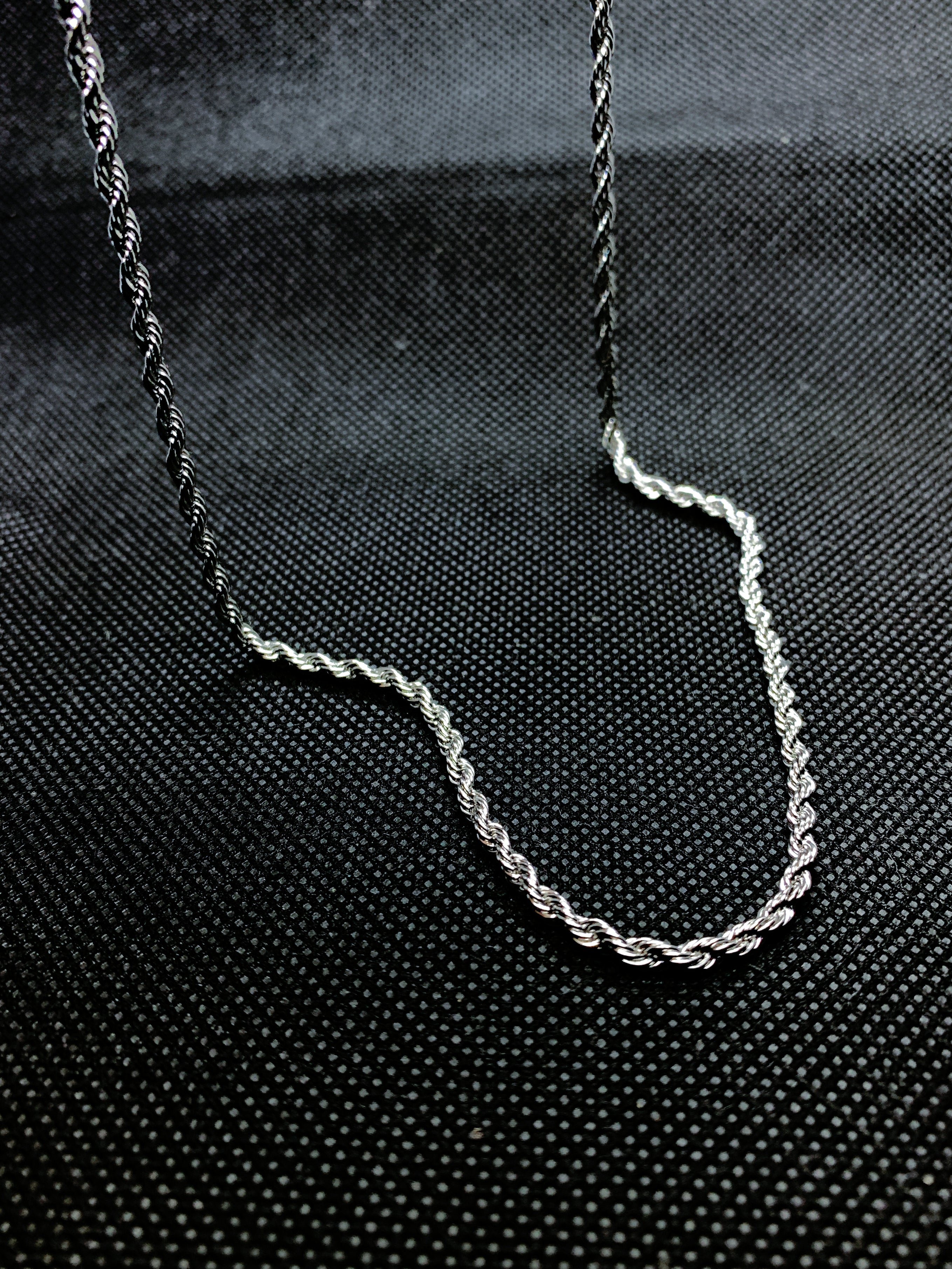 Cadena Urban “Cordón Twisted Gold, Silver & Black” – pálida joyería